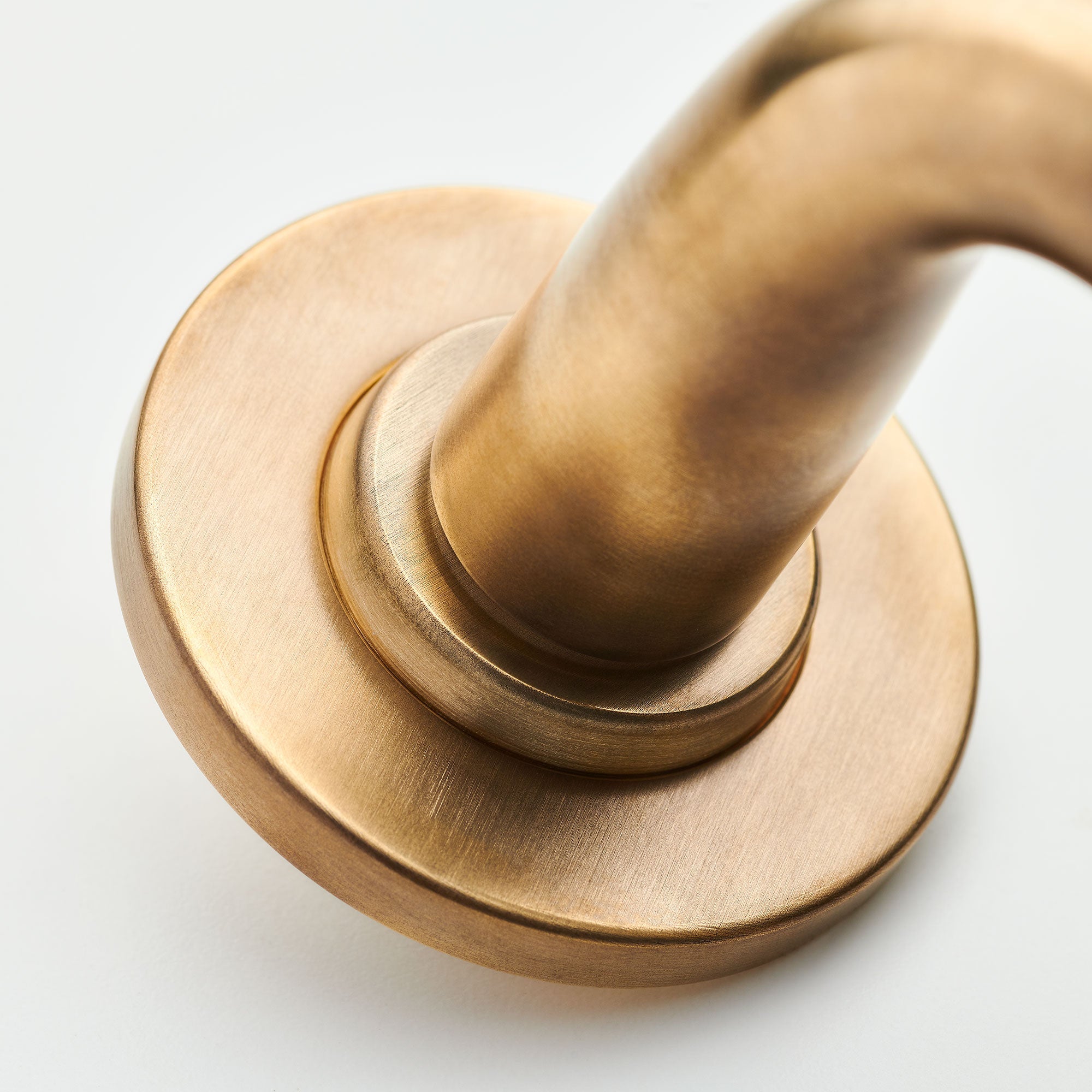 Darwin Large Cabinet Knob – Henry Blake