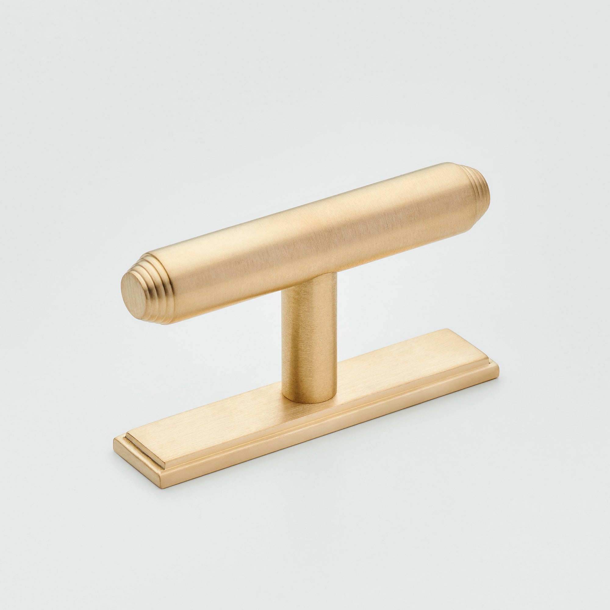 Sterling T-Bar Cabinet Handle on Backplate – Henry Blake